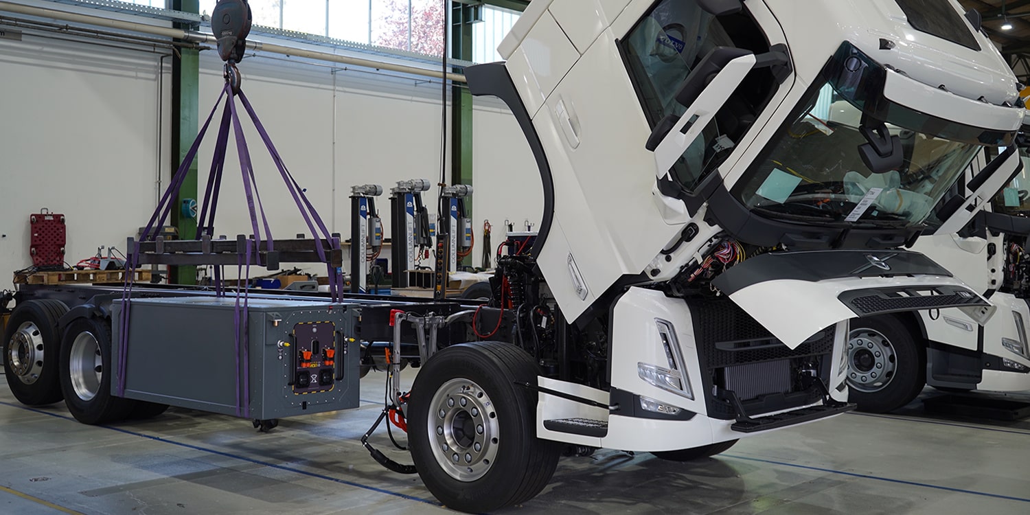 Stellantis aims for 100% BEV sales in Europe, 50% in US by 2030 ...